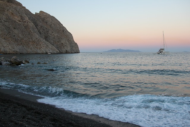 Santorini, Grecia - Plaje, cazare, obiective turistice. Ghid pentru un ...
